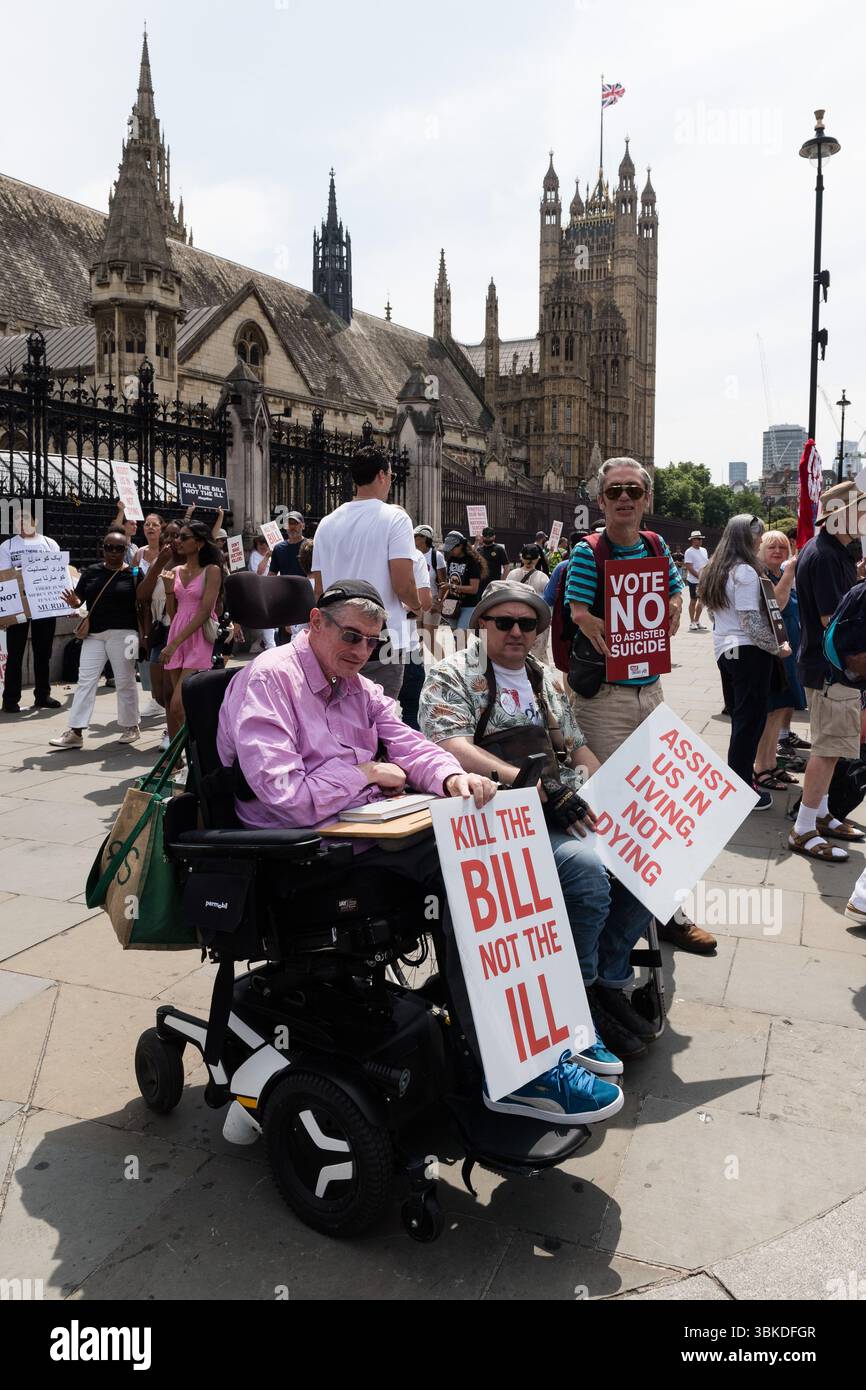 London, UK. 20th June, 2025. Anti-euthanasia campaigners gather outside ...