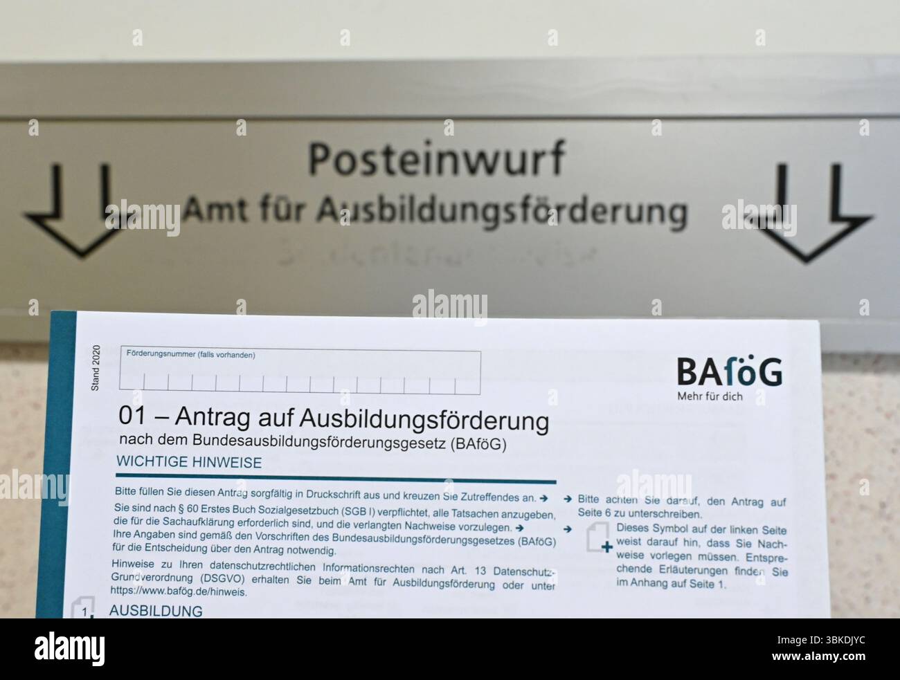 Leipzig, Germany. 19th June, 2025. A BAföG application form for ...