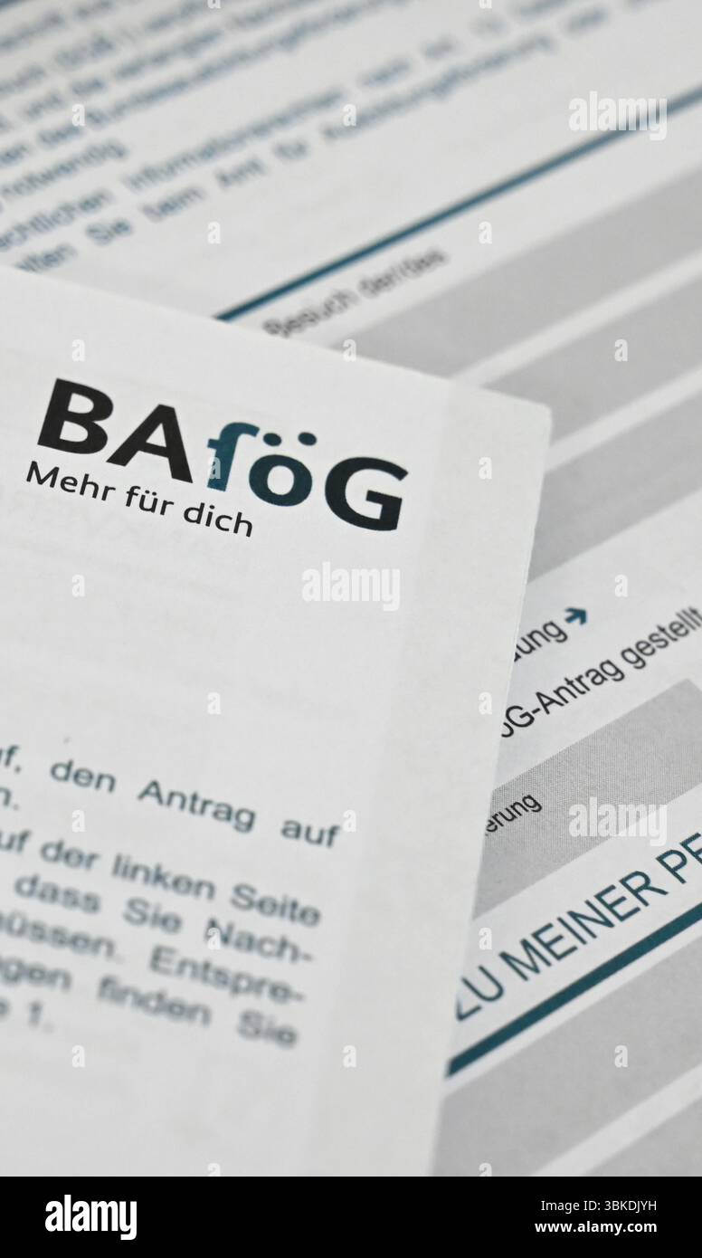 Leipzig, Germany. 19th June, 2025. A BAföG application form for ...
