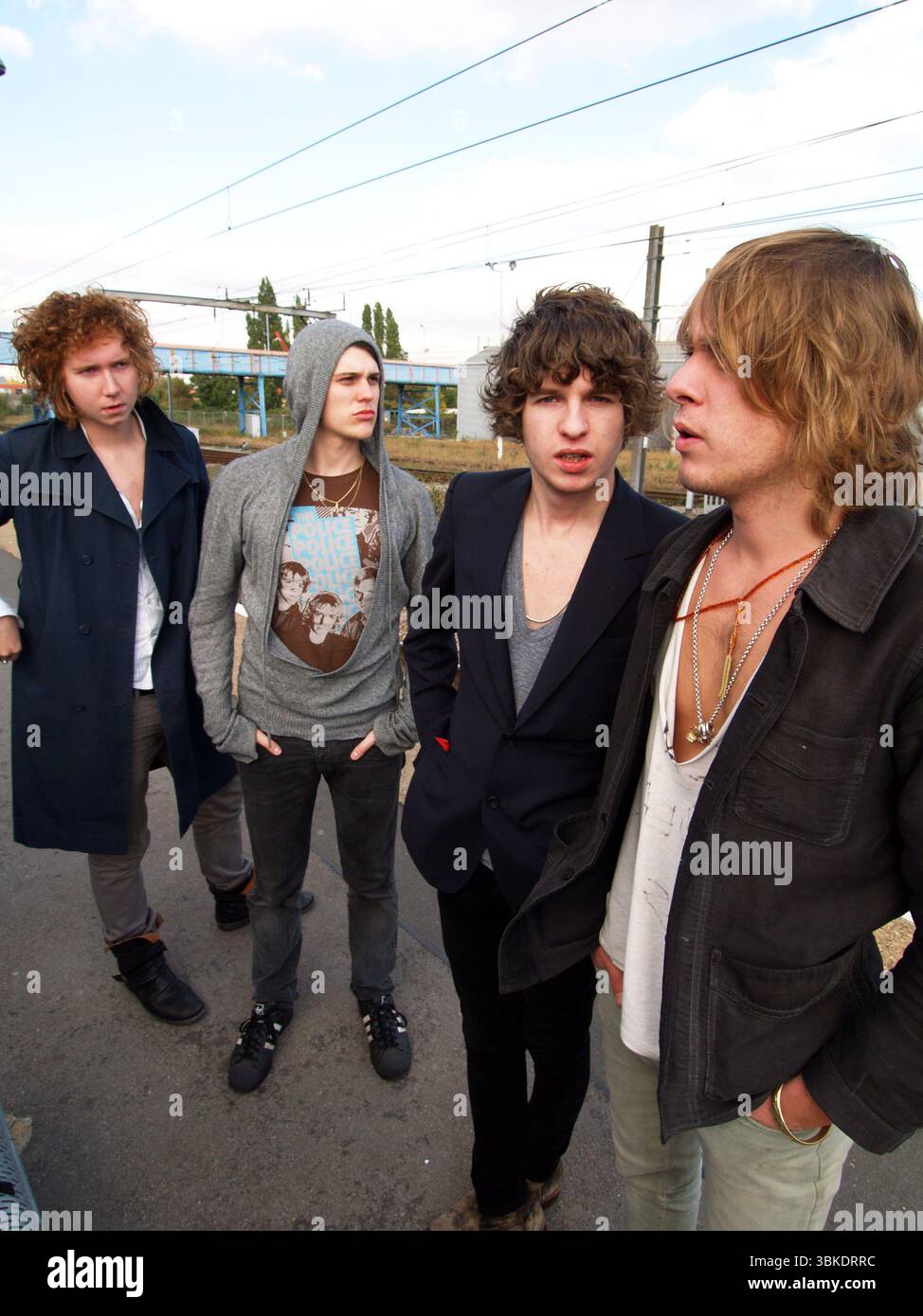 Kooks band hi-res stock photography and images - Alamy