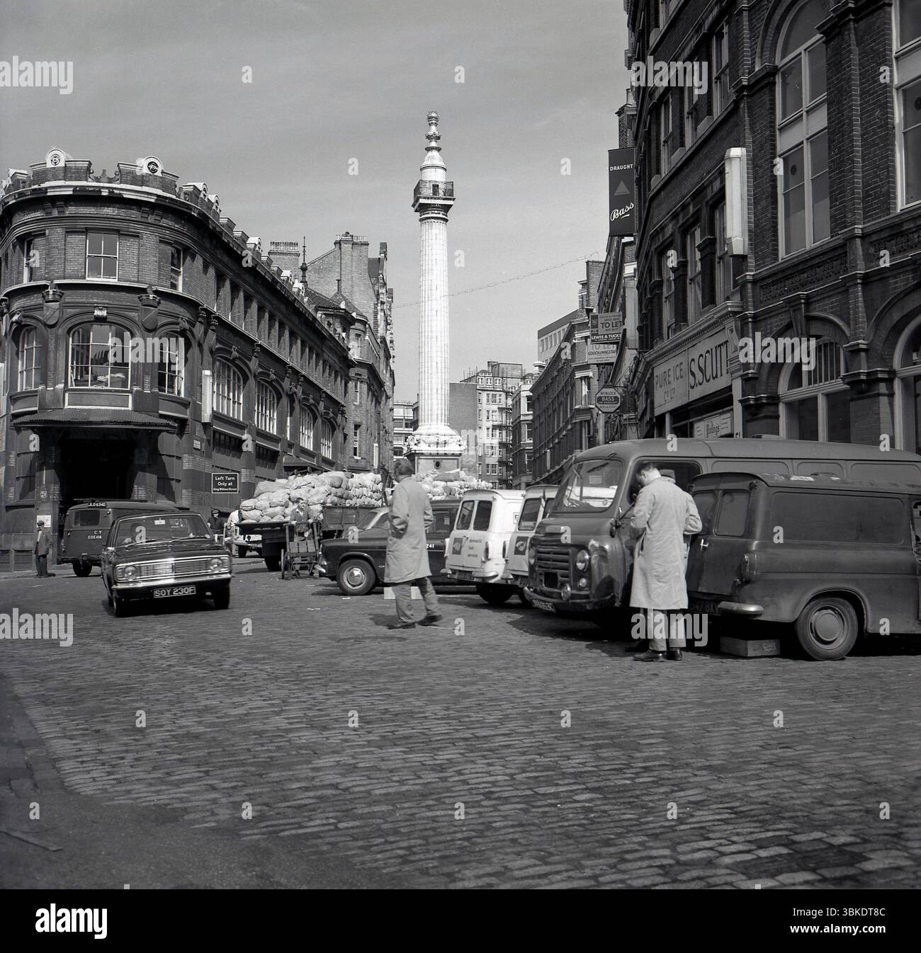 1960s, historical, Billingsgate fish market, Ford Cortina, City Of ...
