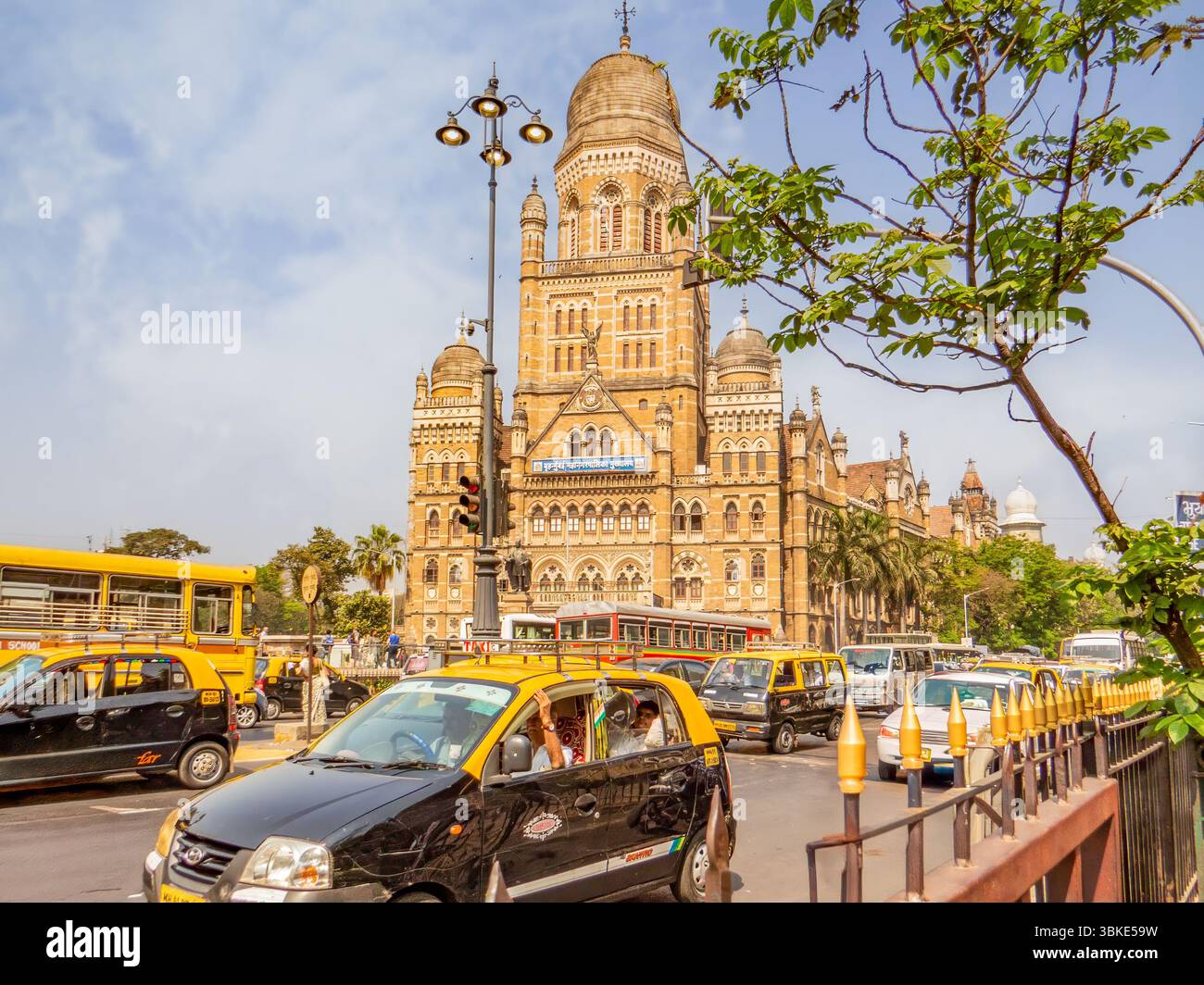 Municipal Corporation Building (BMC) with statue of Phiroz Shah Mehta ...
