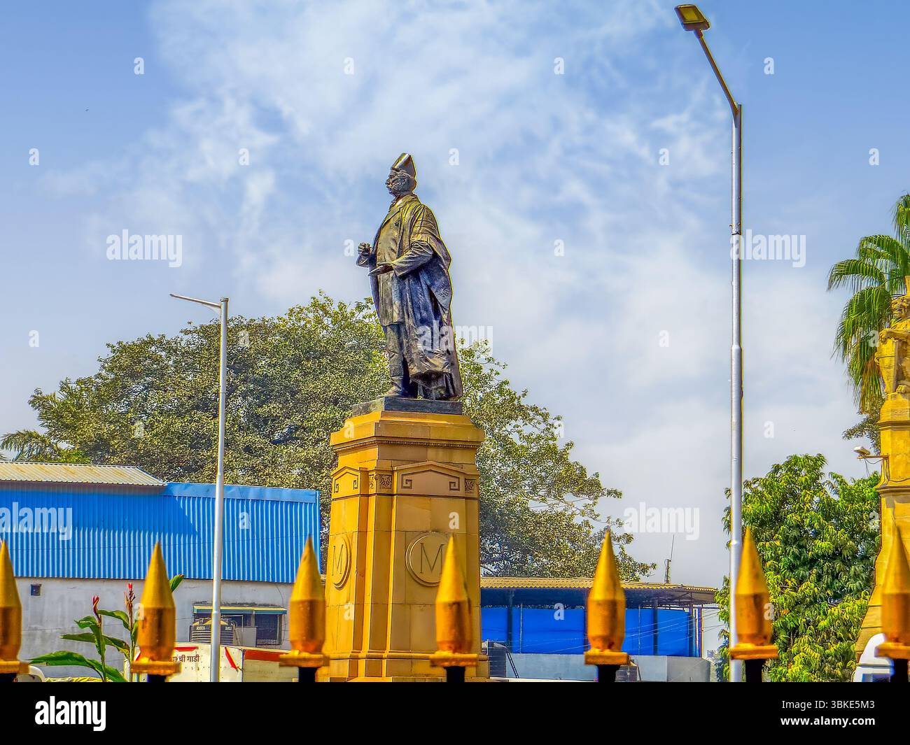 MUMBAI, INDIA.Phiroz Shah Mehta statue in from of Municipal Corporation Building BMC. Built in ...