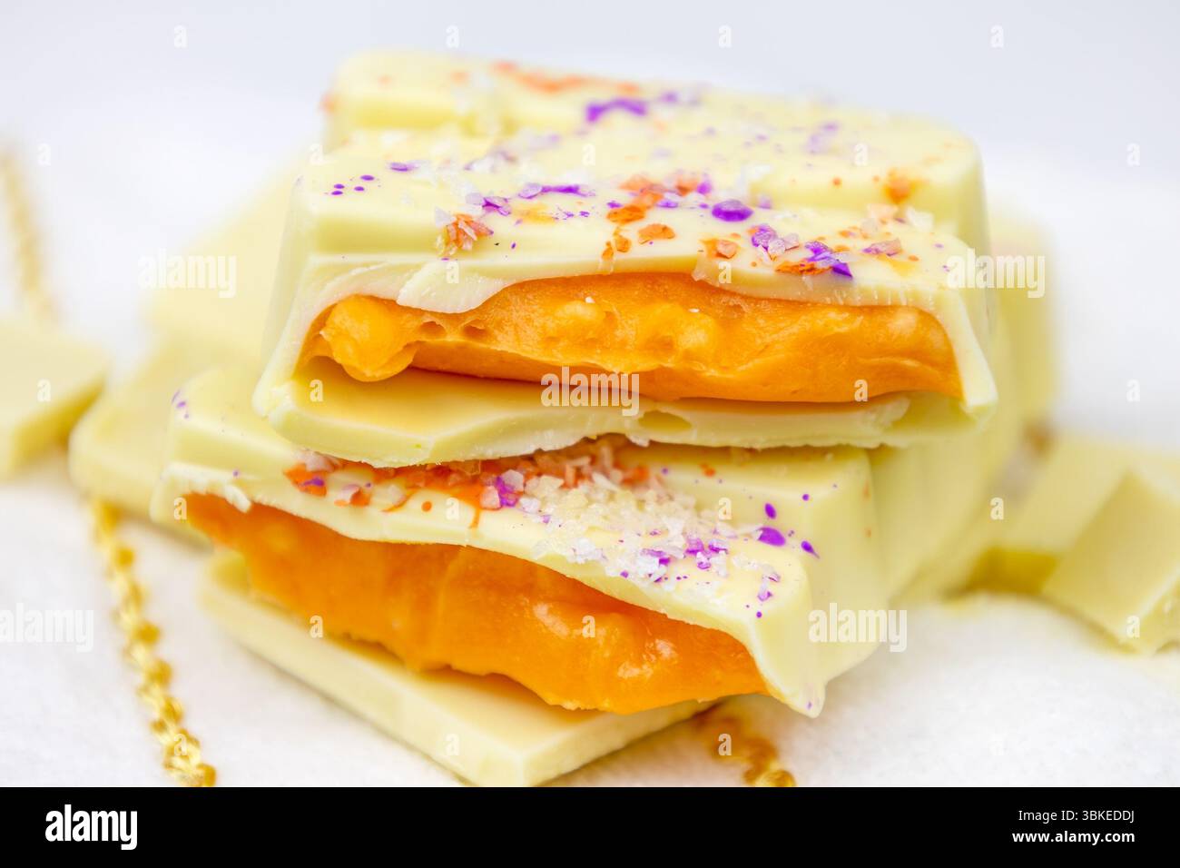 White Mango Dubai Chocolate bar with orange mango, passion fruit spread ...