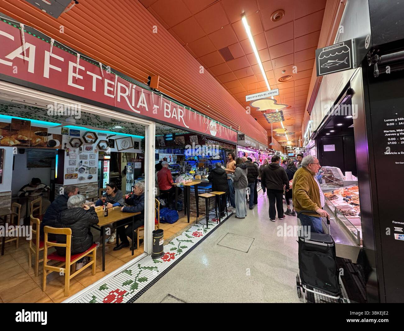 Mercado de Chamberi, Chamberi, Madrid , Spain Stock Photo - Alamy
