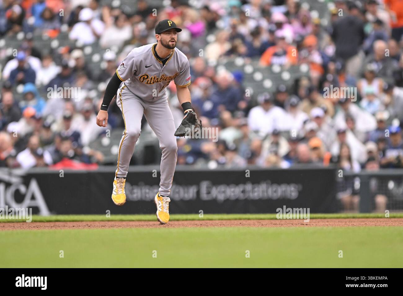 DETROIT, MI - JUNE 19: Pittsburgh Pirates 1B Jared Triolo (19) in the ...
