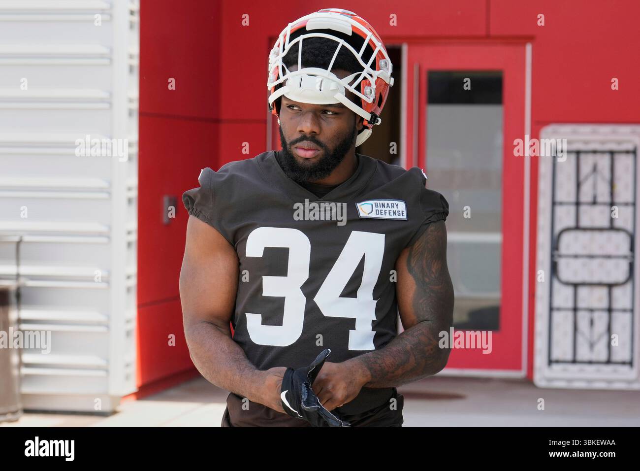 Cleveland Browns running back Jerome Ford (34) walks out for NFL ...