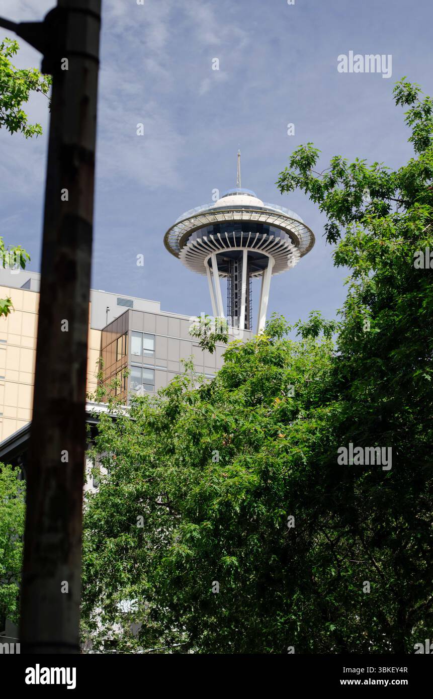 Different perspective of the Seattle Space Needle Stock Photo - Alamy