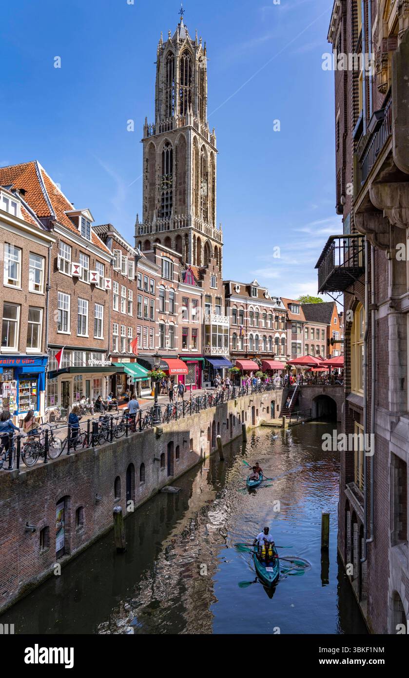 Die Altstadt von Utrecht, Oudegracht, rund 2 KM lang mit vielen alten ...