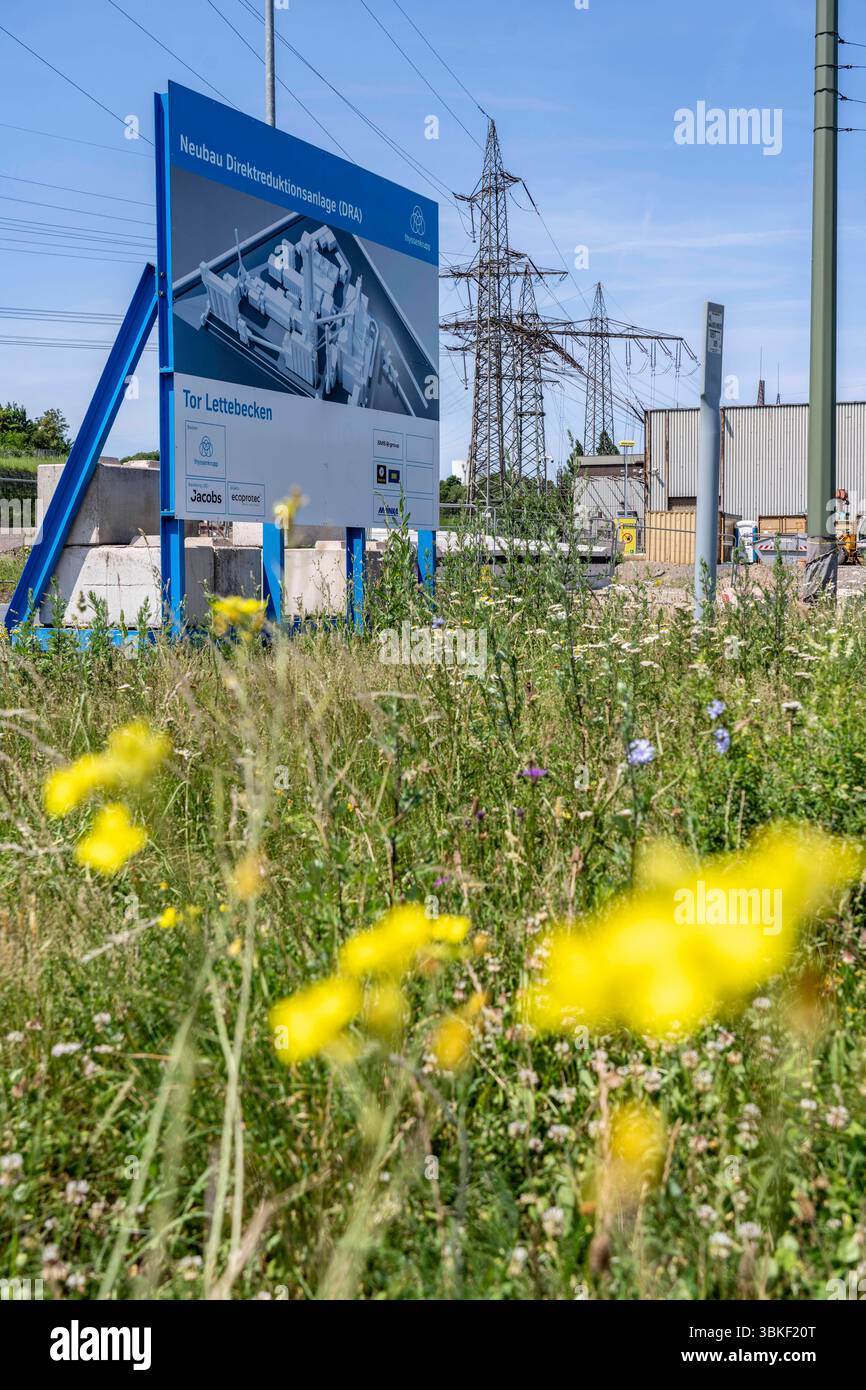 Baustellenschild der ersten Direktreduktionsanlage von Thyssenkrupp ...