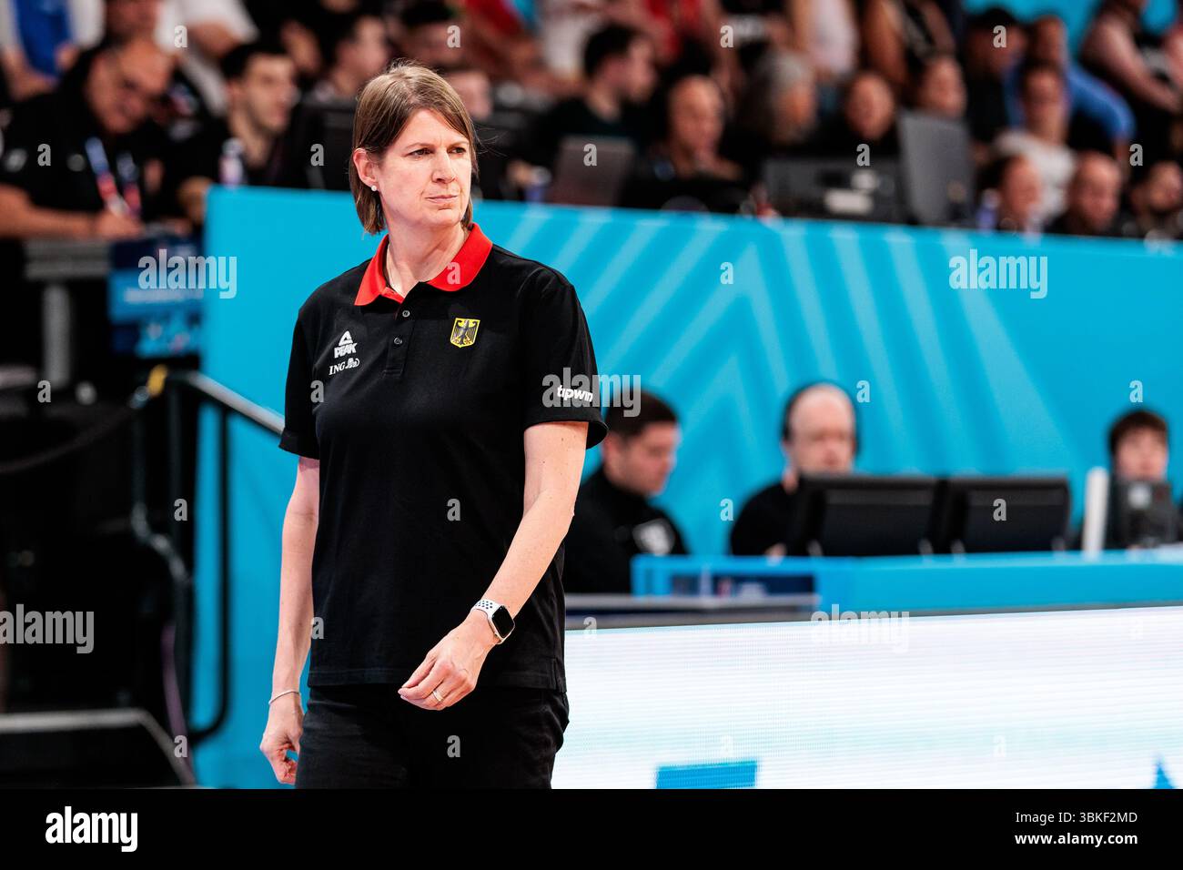 Hamburg, Deutschland. 20th June, 2025. Lisa Thomaidis (Bundestrainerin ...