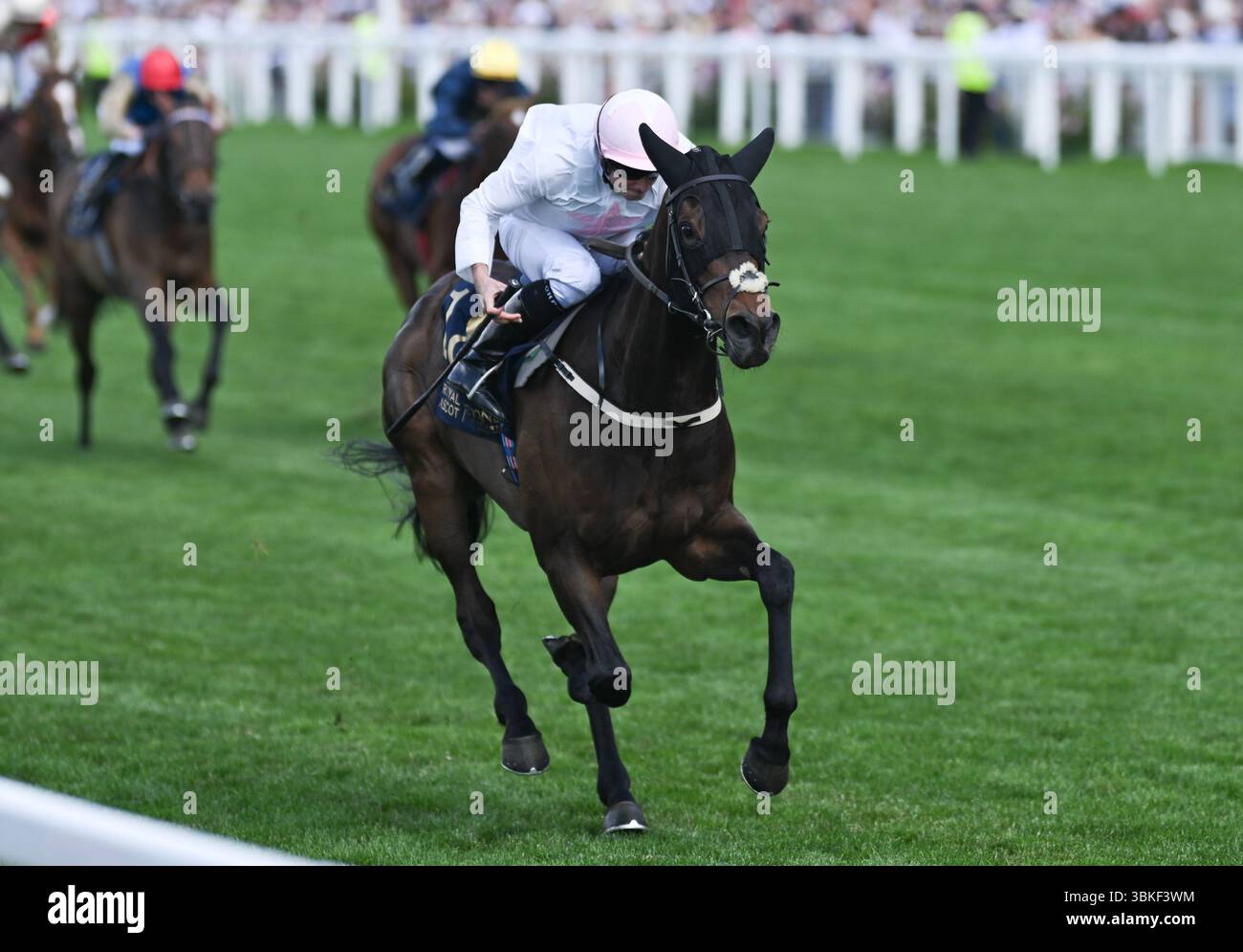 Ascot, UK. 20 June, 2025. Ethical Diamond ridden by Ryan Moore wins the ...