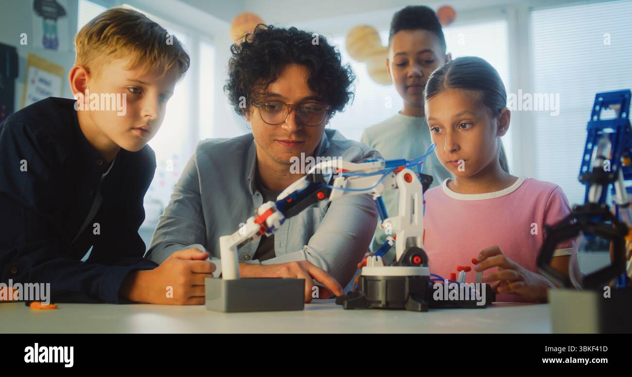 Multiethnic kids science project hi-res stock photography and images ...