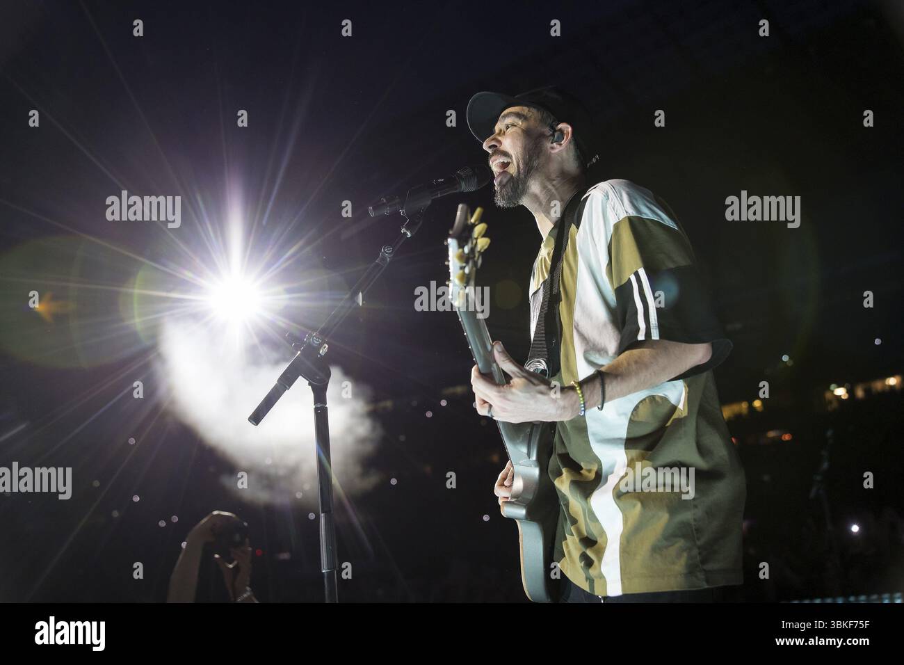 Mike Shinoda, singer and bassist of Linkin Park live on From Zero World ...