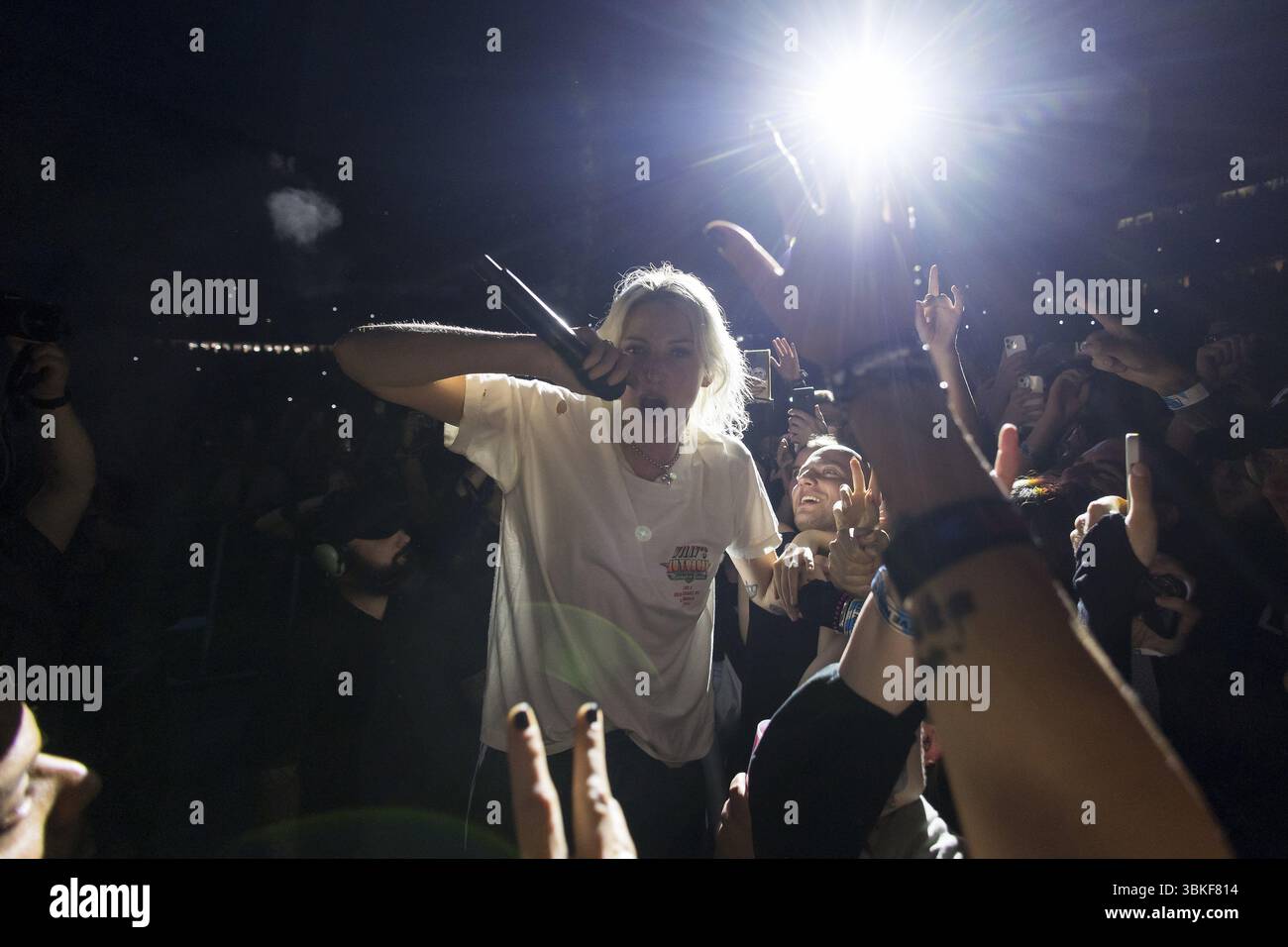 Emily Armstrong, lead singer of Linkin Park in the photo pit between ...