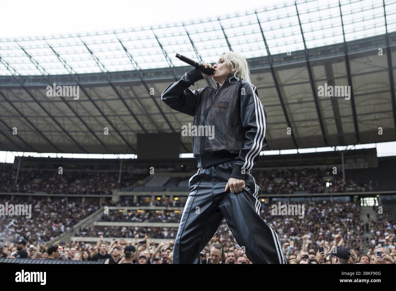 Emily Armstrong, lead singer of Linkin Park live on From Zero World Tour 2025 at the ...