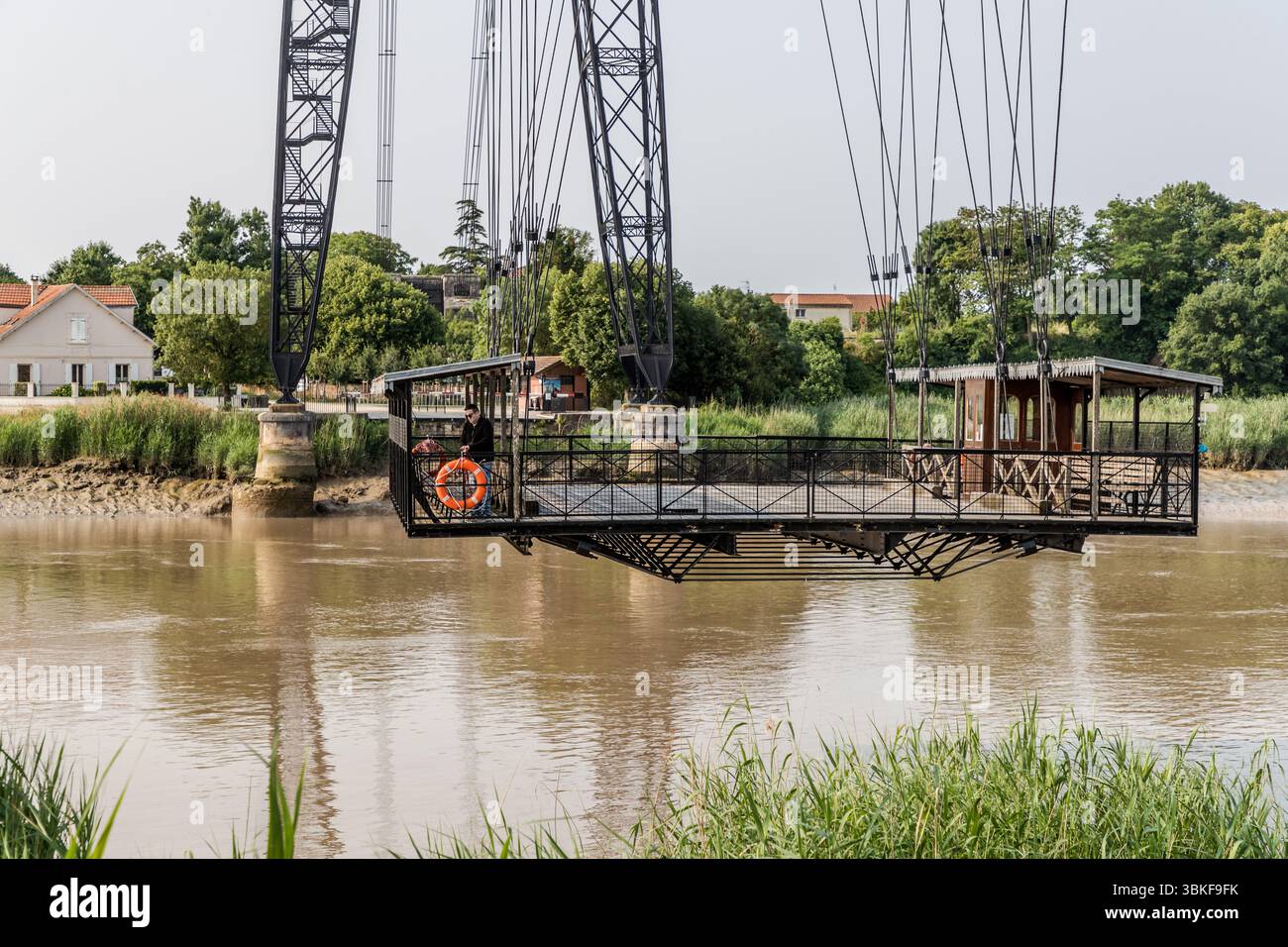 Green transporter gondola hi-res stock photography and images - Alamy