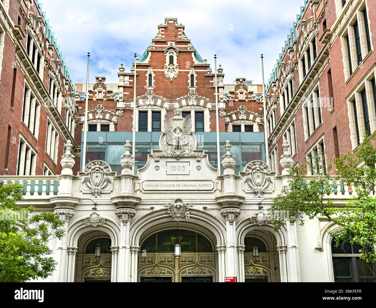 John jay college exterior hi-res stock photography and images - Alamy