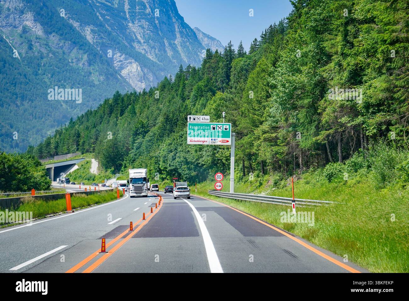 Bezirk Hallein, Österreich, Europa, Autobahn A10, Tauernautobahn ...