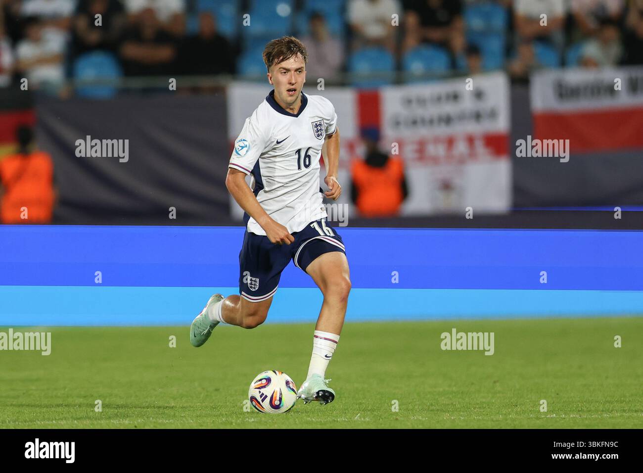 Nitra, Slovakia. 18th June, 2025. Jack Hinshelwood of England seen in ...