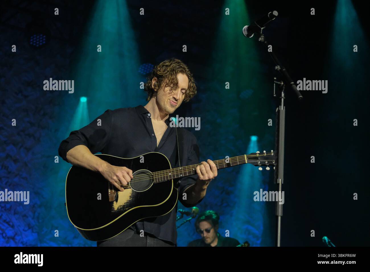 Australian singer songwriter, Dean Lewis Grant Loaney known ...
