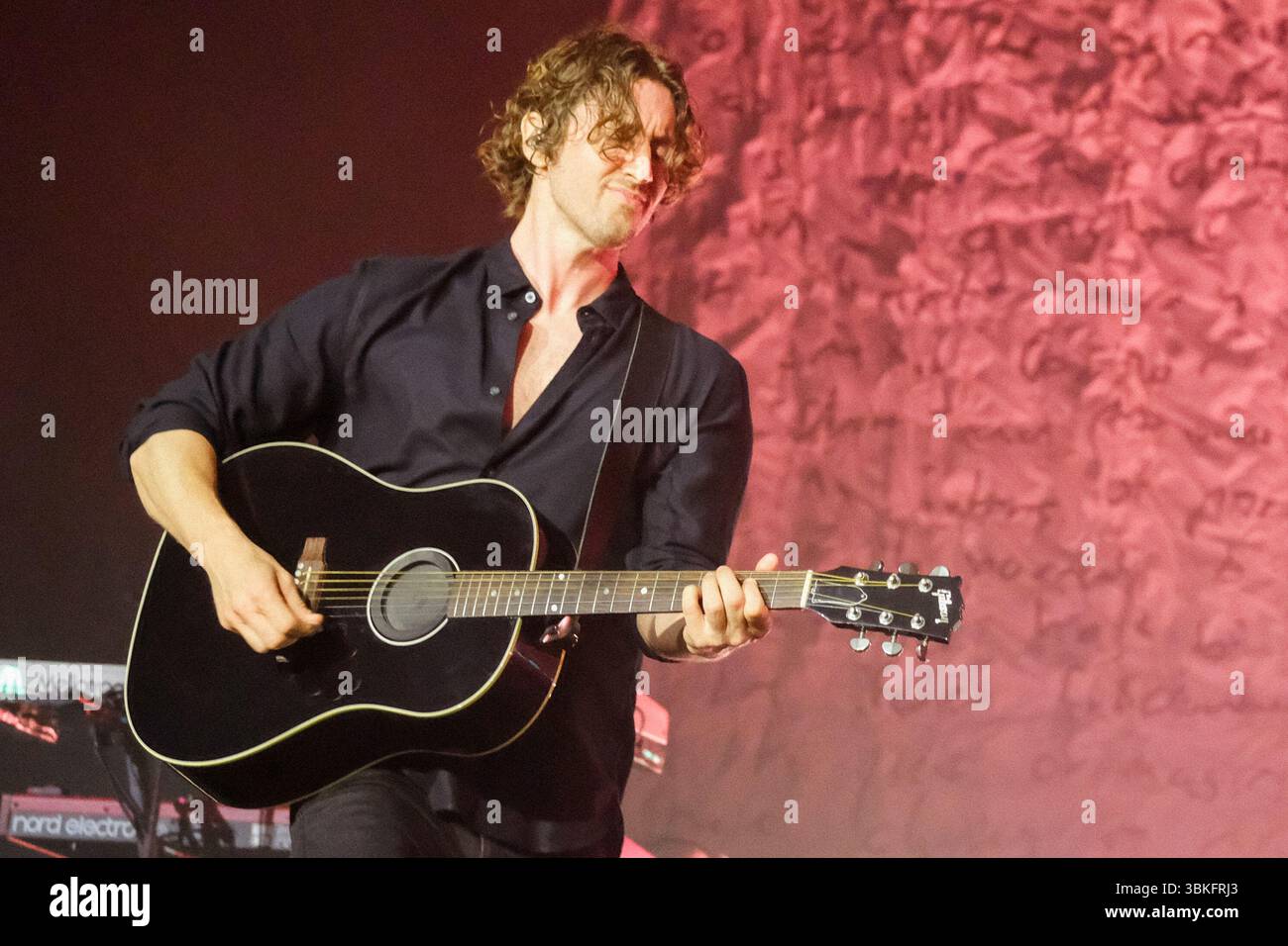 Australian singer songwriter, Dean Lewis Grant Loaney known ...