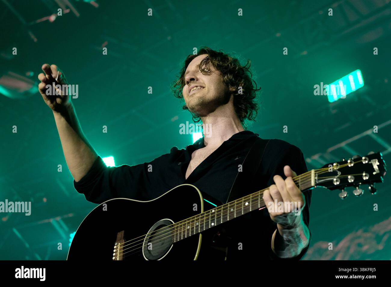 Australian singer songwriter, Dean Lewis Grant Loaney known ...