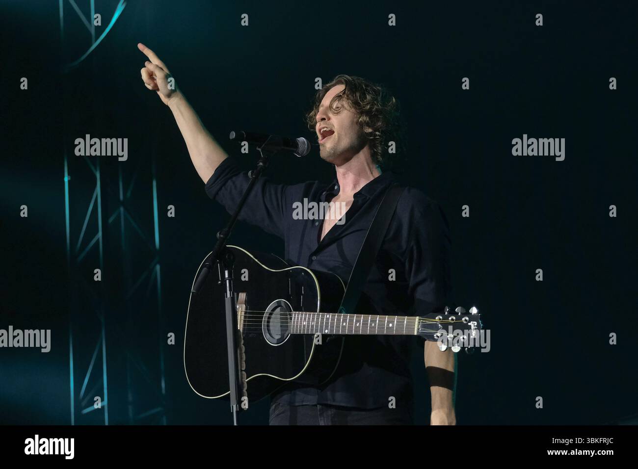 Newport, UK. 20th June, 2025. Australian singer songwriter, Dean Lewis ...