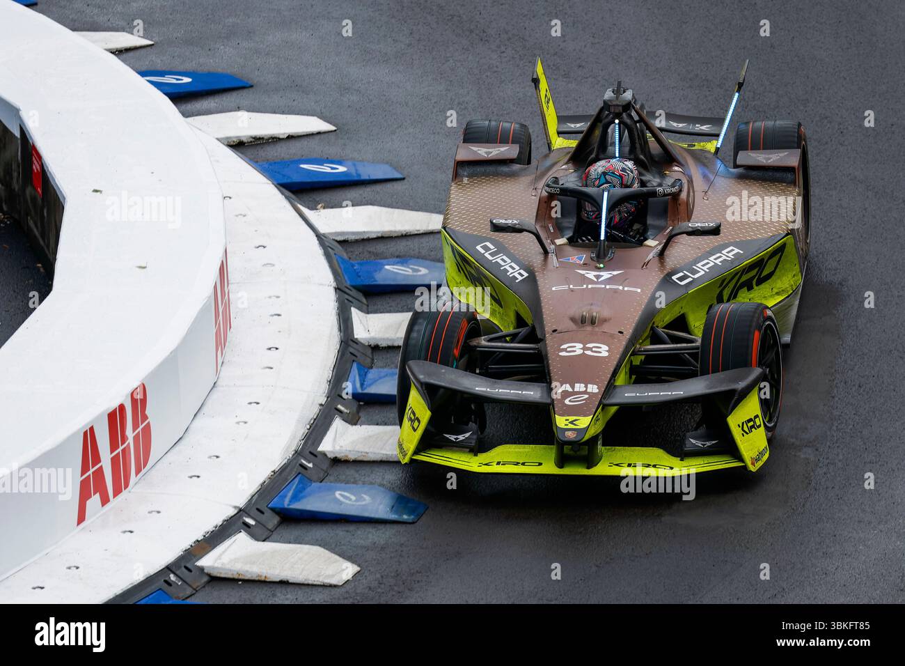 33 TICKTUM Dan (gbr), Kiro Race Co, Porsche 99X Electric WCG3, action ...