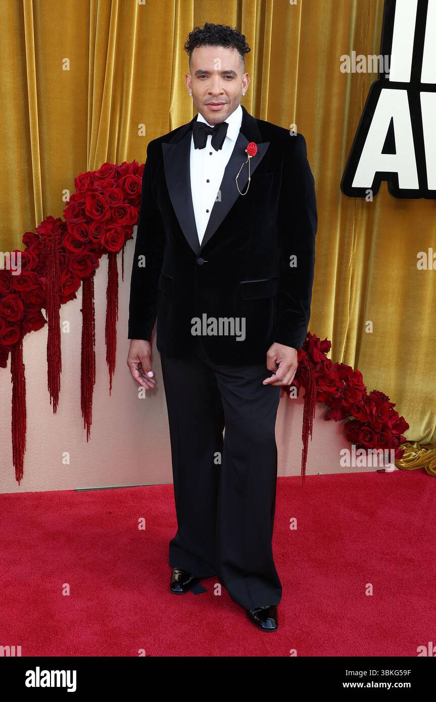 Jason Lee arrives at The 5th Annual Hollywood Unlocked Impact Awards ...
