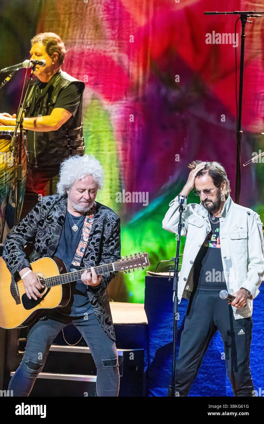 Toto band hi-res stock photography and images - Alamy