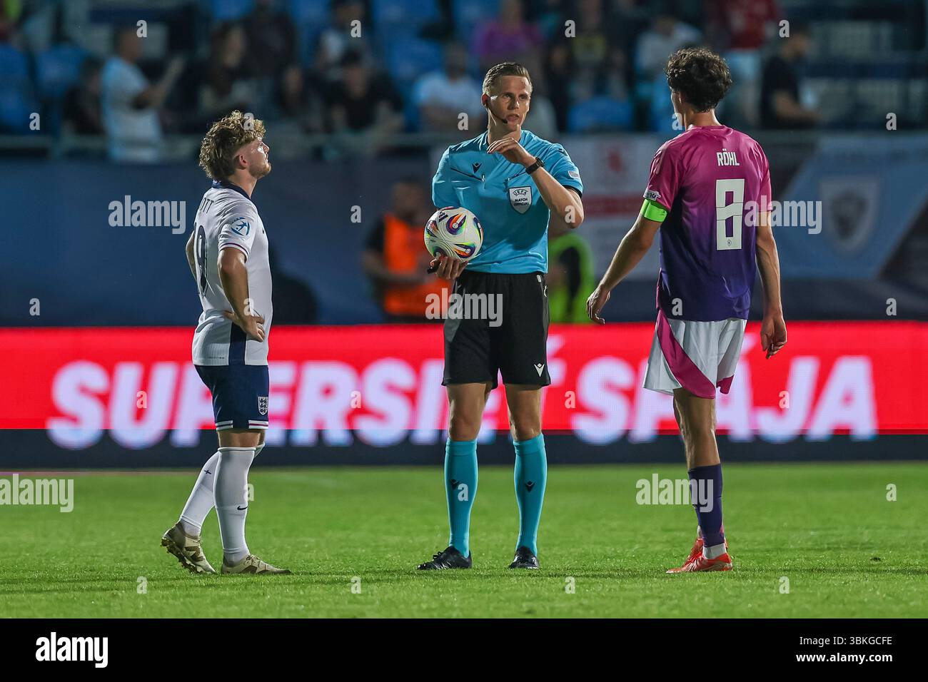 Sander van der Eijk (Referee) Merlin Rohl (Germany U21) Harvey Elliott ...