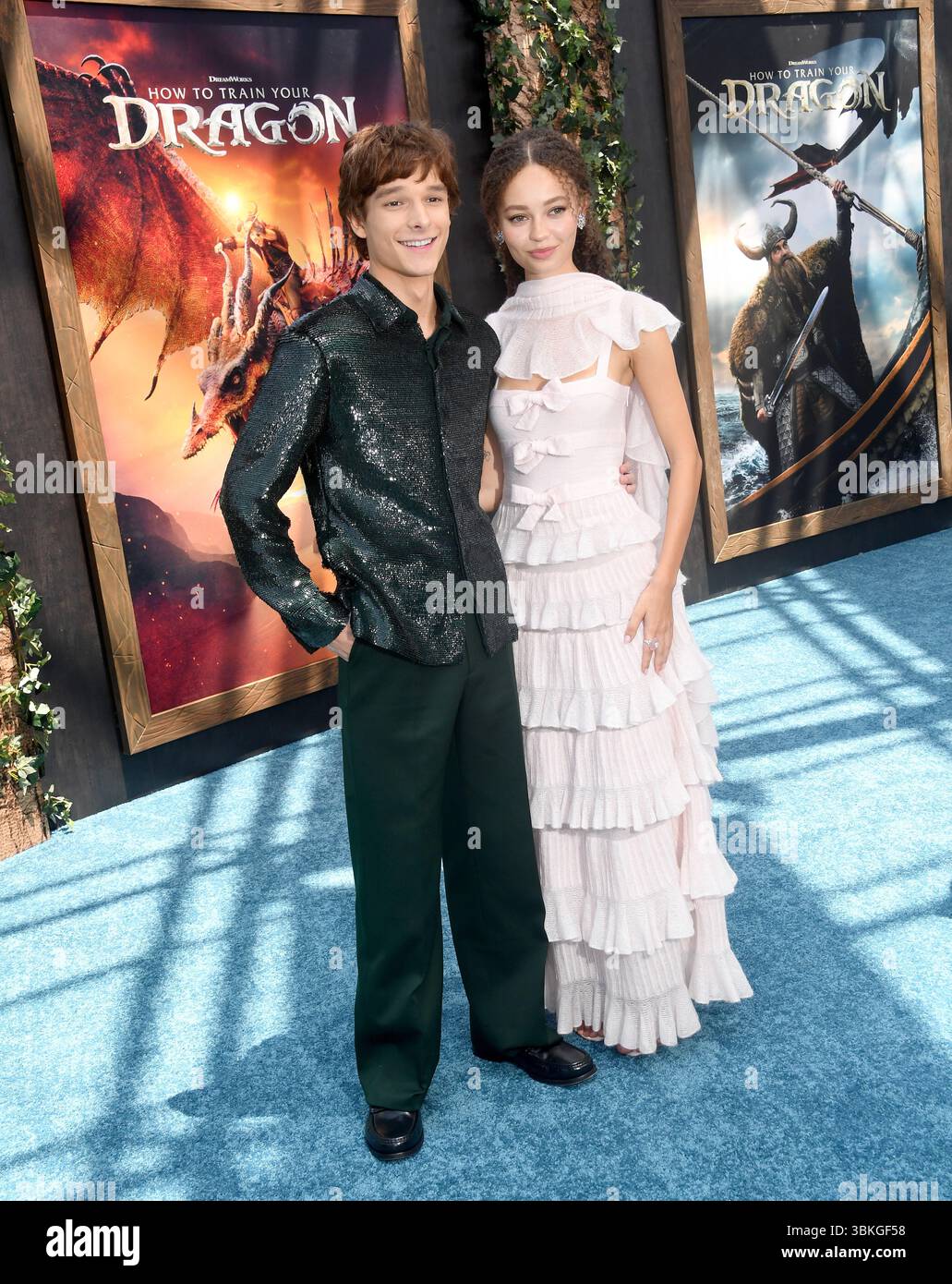 Actor Mason Thames and actress Nico Parker attend the Premiere of "How ...