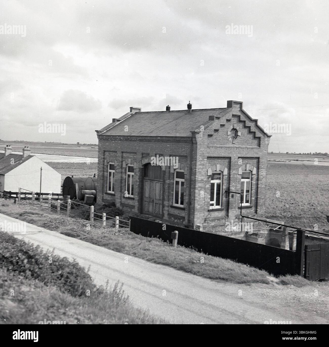 Victorian water pump hi-res stock photography and images - Alamy