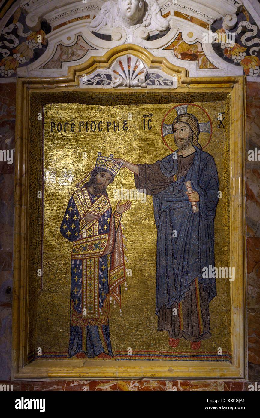 Iconography artwork hi-res stock photography and images - Alamy