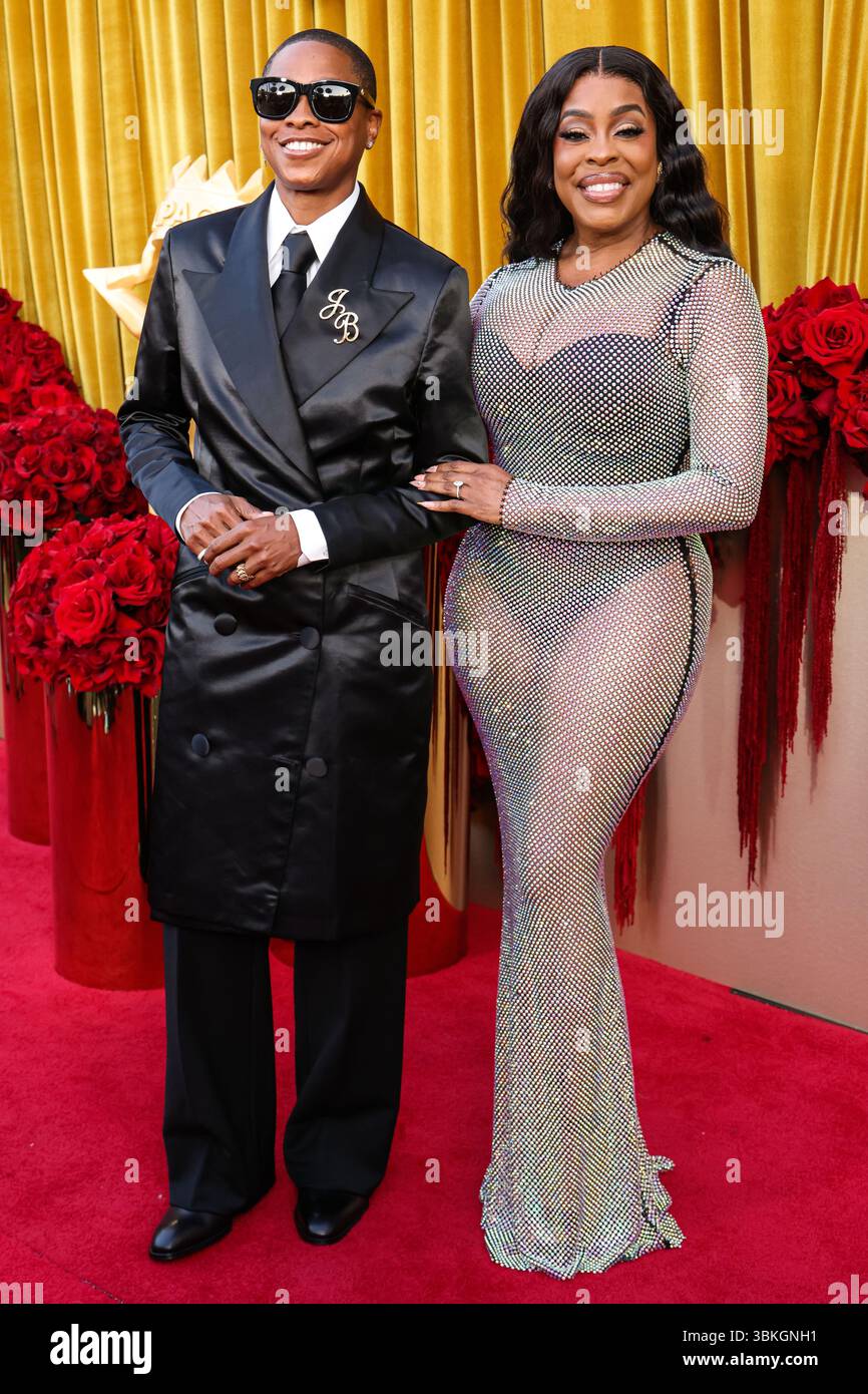 BEVERLY HILLS, LOS ANGELES, CALIFORNIA, USA - JUNE 20: American singer ...