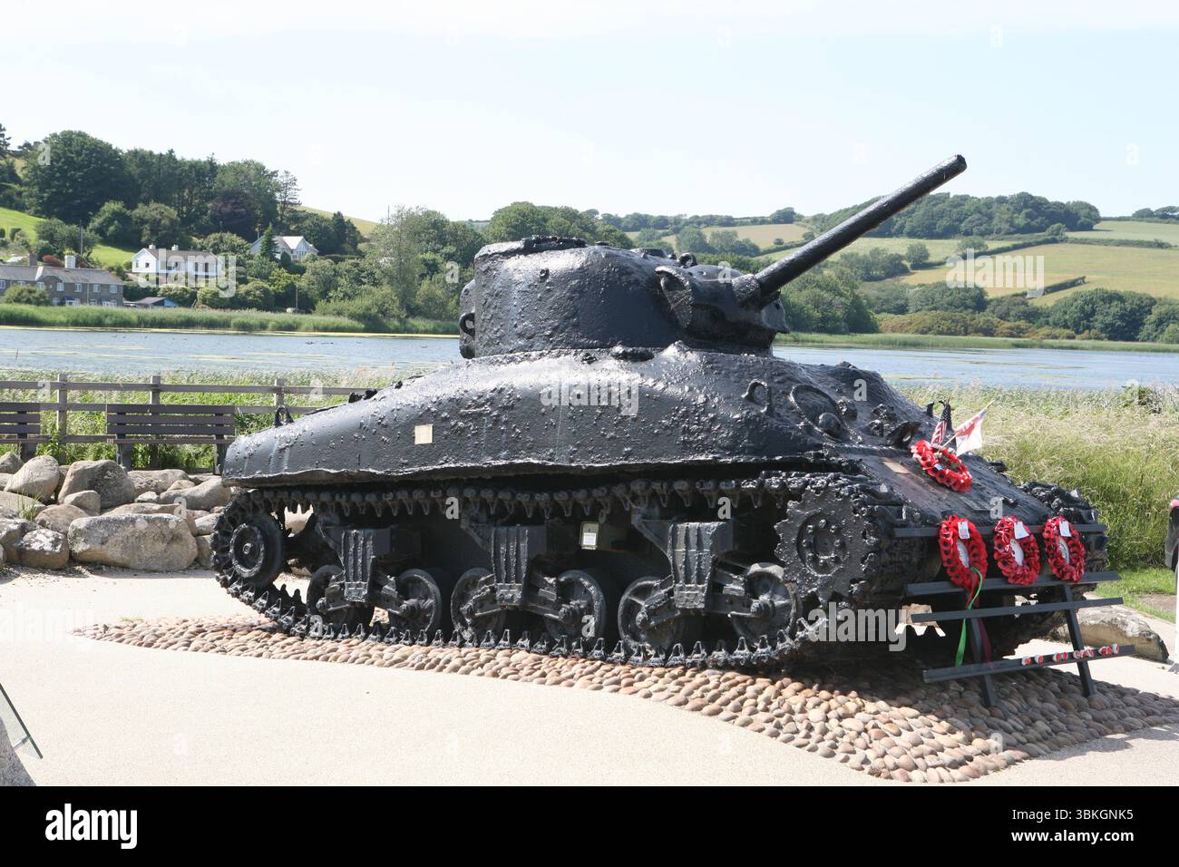 U.S. Sherman Tank Memorial to Exercise Tiger, near Torcross, Slapton ...