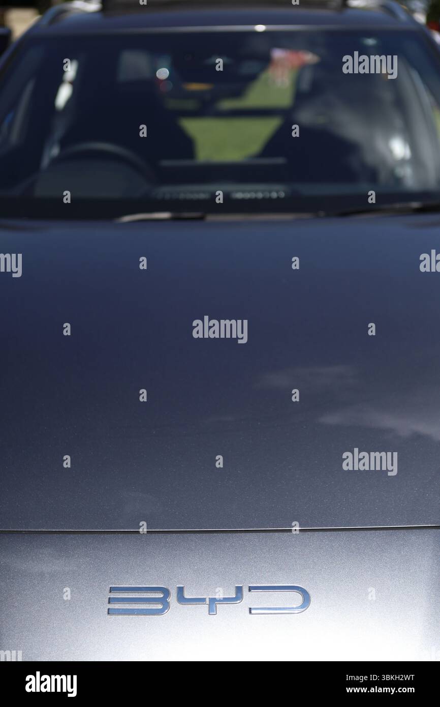 Byd logo hi-res stock photography and images - Alamy