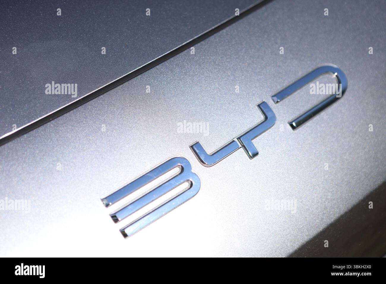 Byd car and logo hi-res stock photography and images - Alamy