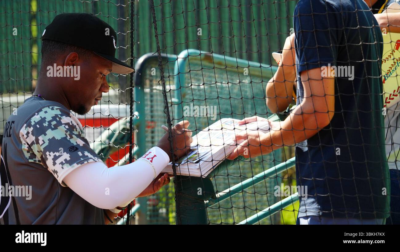 Lake Elsinore, USA. 11th June, 2025. June 11, 2025, Lake Elsinore, CA ...