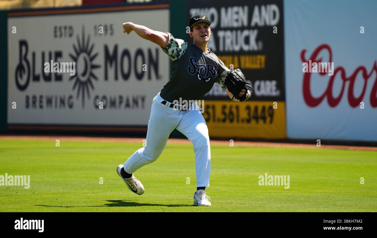 June 11, 2025, Lake Elsinore, CA: KANNON KEMP (#17) warms up before his ...