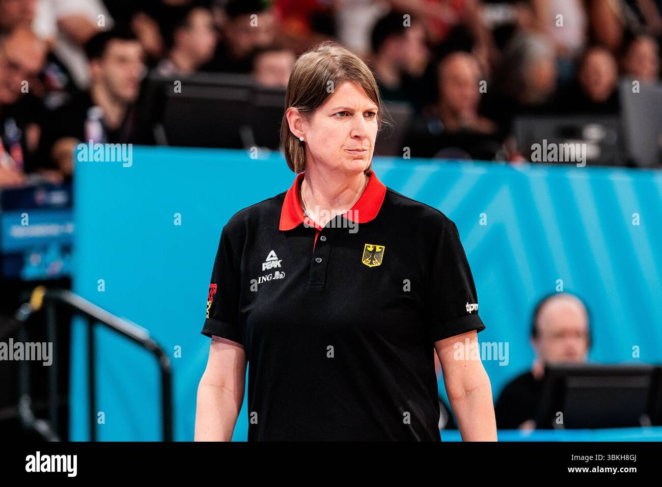Hamburg, Deutschland. 20th June, 2025. Lisa Thomaidis (Bundestrainerin ...