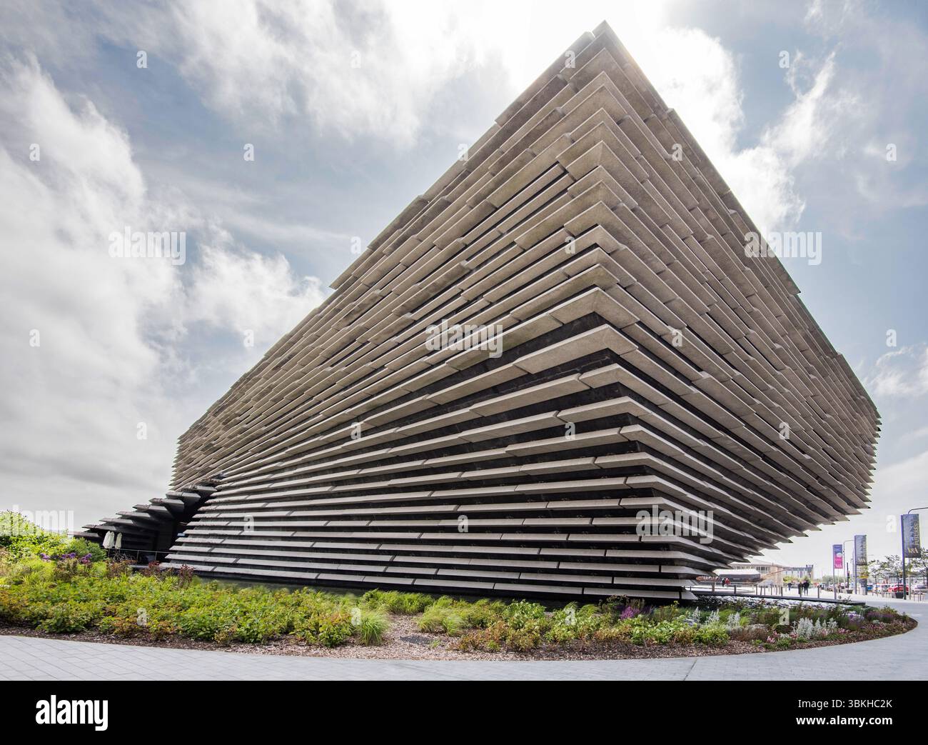 The V & A Art Museum 1, Riverside Esplanade, Dundee DD1 4EZ designed vy ...