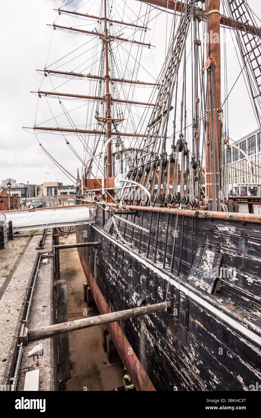 Built in dundee for antartic research hi-res stock photography and ...