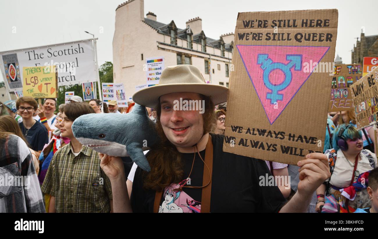 Edinburgh Scotland, UK 21 June 2025. Participants for the Edinburgh ...