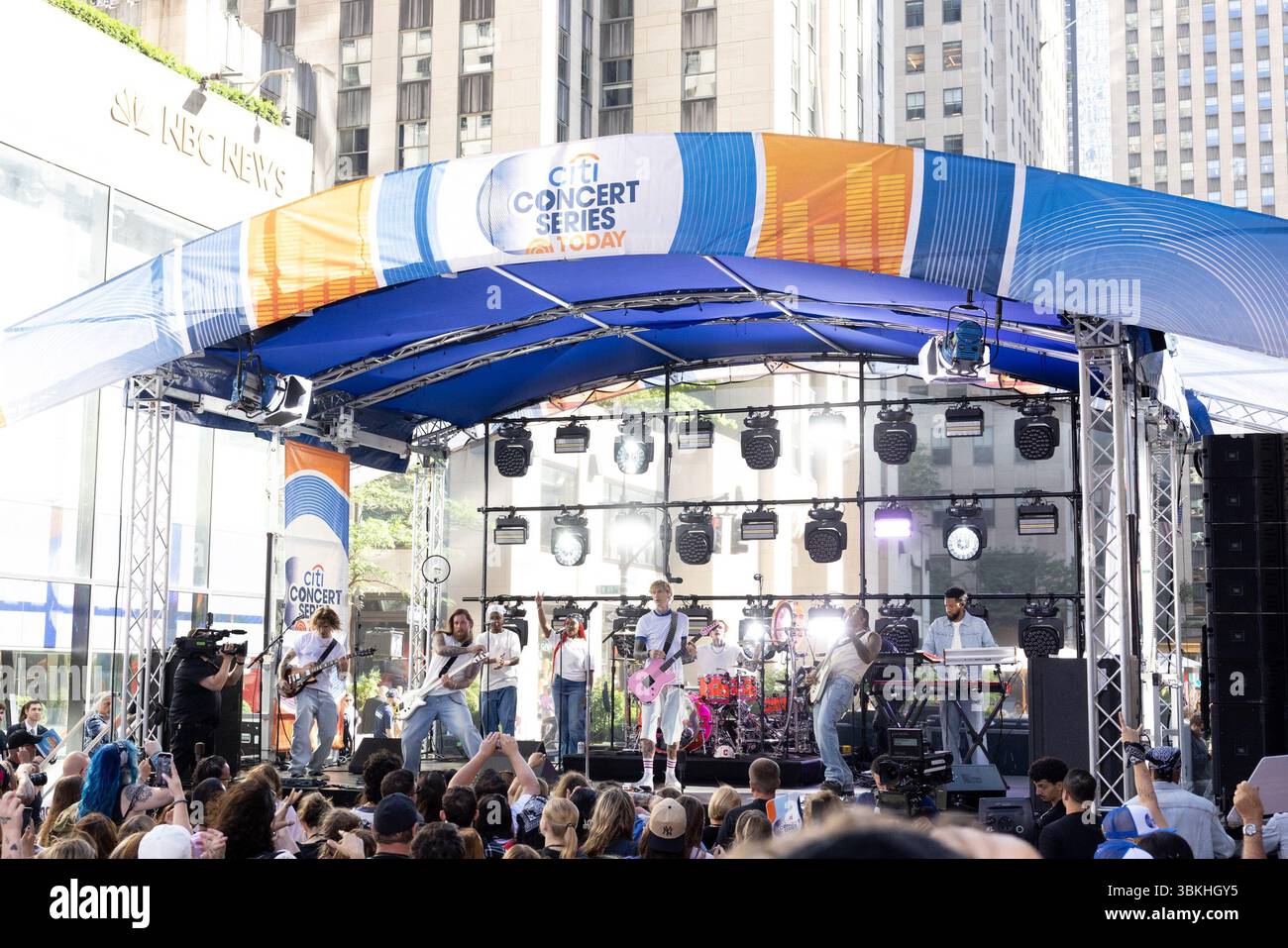 Ny. 20th June, 2025. Machine Gun Kelly MGK BAND on stage for NBC Today ...