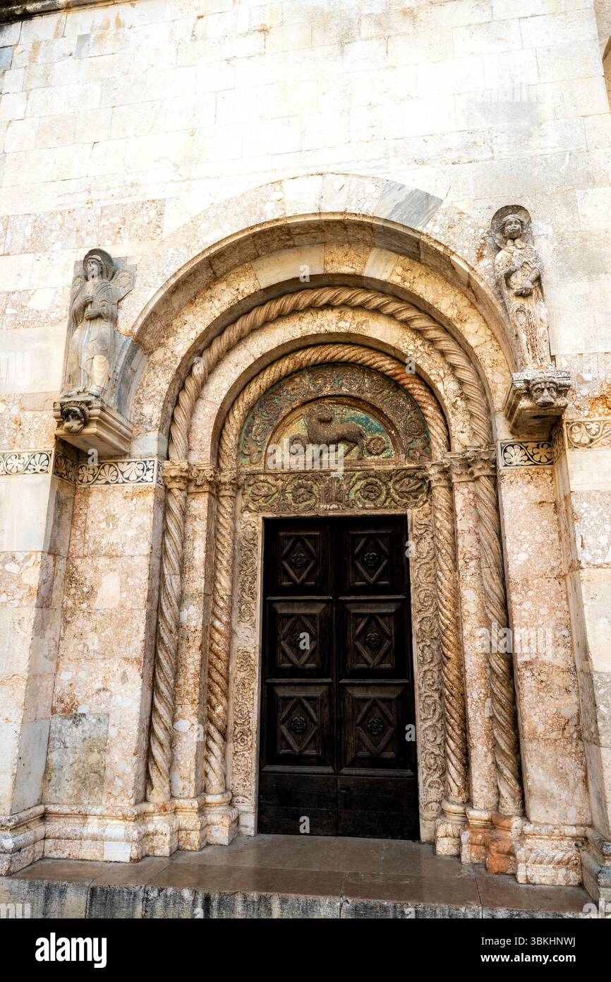 Archivolt and twisted columns of Saint Anastasia's Cathedral in Zadar ...