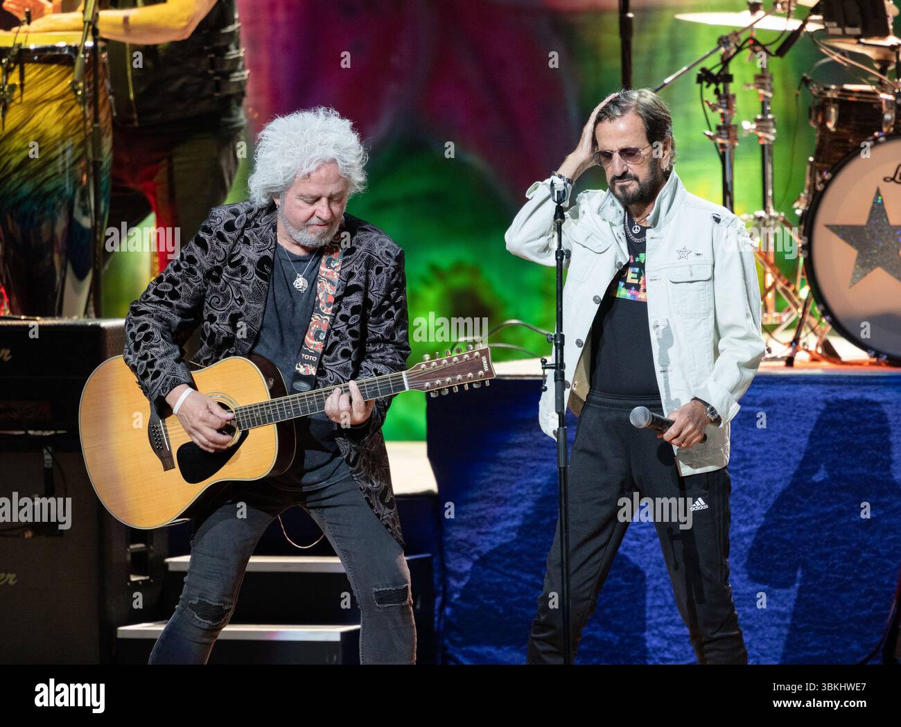HOLLYWOOD, FL-JUNE 20: Steve Luthaker (L) performs with Ringo Starr and ...