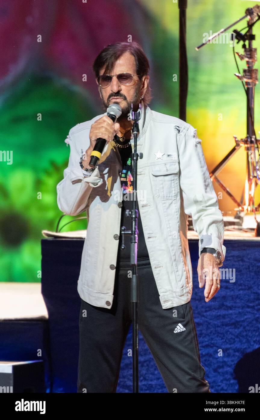 HOLLYWOOD, FL-JUNE 20: Ringo Starr performs with his All Star Band at ...