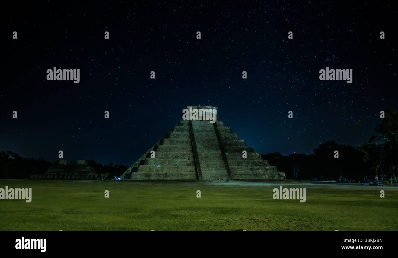 Temple of Kukulcan Chichen Itza Archaeological Zone Stock Photo - Alamy
